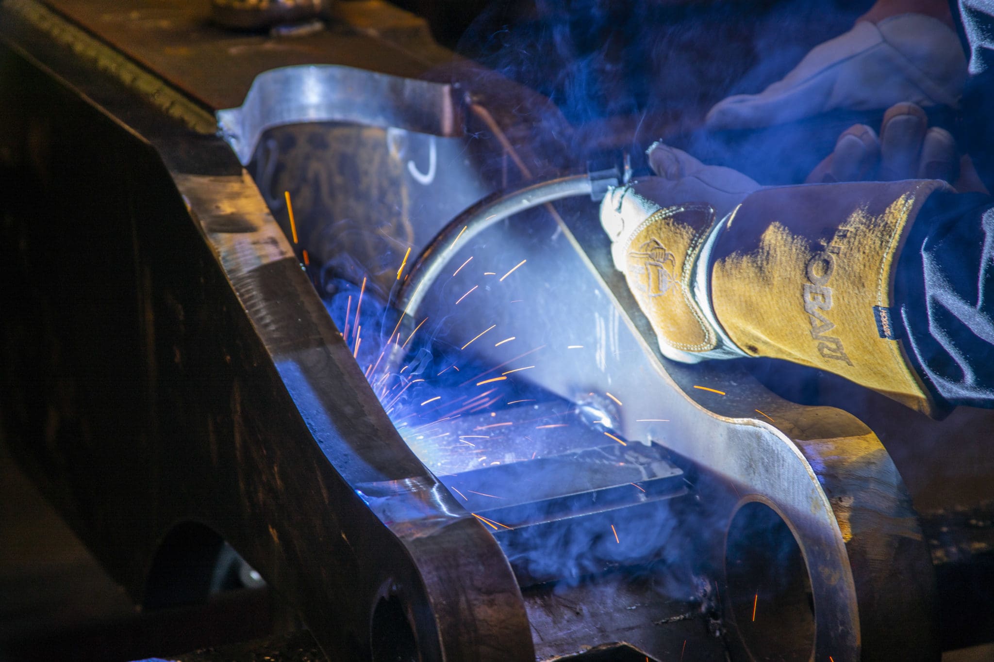 Silicon Control Technology Helps Reduce Post-Weld Cleanup - Hobart Brothers